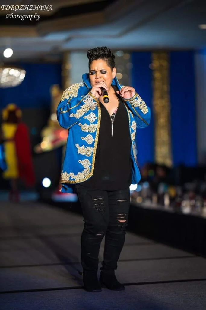 La cantante Sandra Soul Music lucha por sus sueños y trabaja para la ...